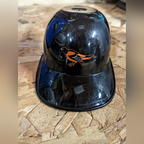 laich | Kitchen | 3 Mlb Laich Plastic Souvenir Batting Mini Helmet Mlb ...